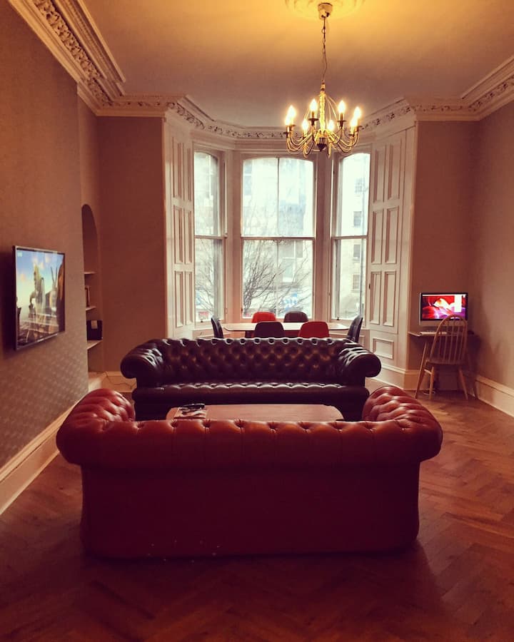 Charming 3 Double Bedroom Apt Old Town (Sleeps 6) - Edinburgh, UK