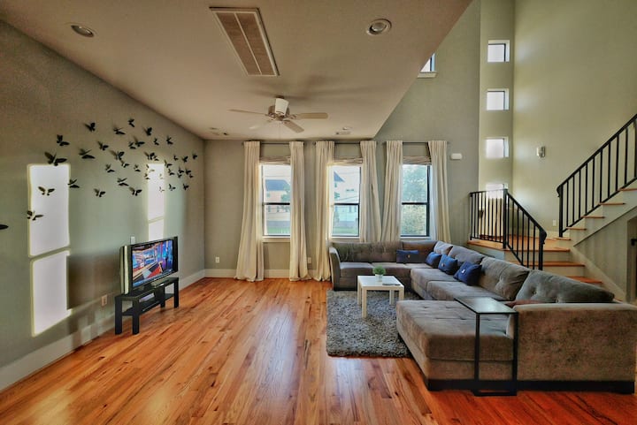 Modern+spacious 3-story Downtown Home, Sleeps 12! - Houston, TX