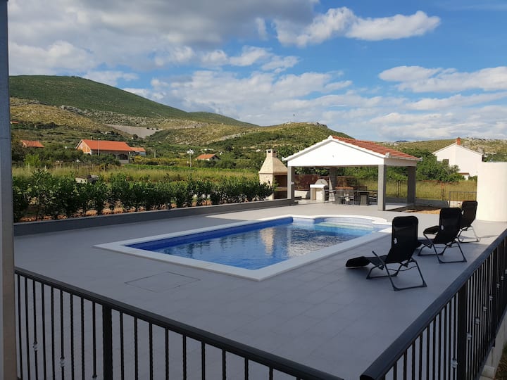 Private Villa With Private Pool And Free Parking - Trogir
