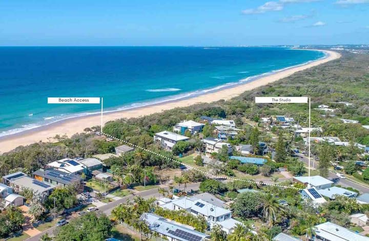 Clean & Modern Studio 50m From The Beach! - Coolum Beach