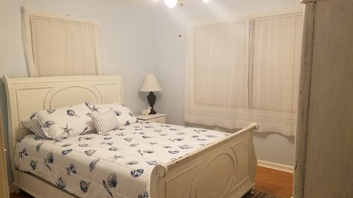 The Gulf Getaway - Gulfport, MS