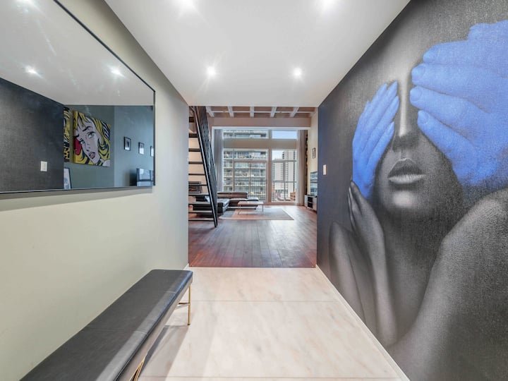 Huge 2 Storey Loft W Designer Furniture And Art - Toronto