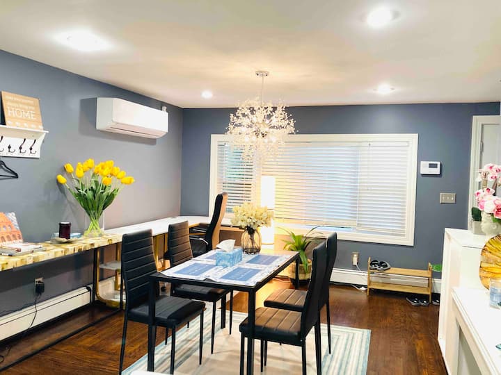 Private Bath In Huge Br|sofa|desk|living Room - Warwick, RI