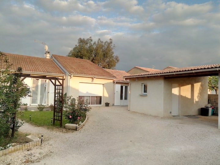 Chambre Indépendante,1 Lit 2 Pers,maison Calme (1) - Romans-sur-Isère