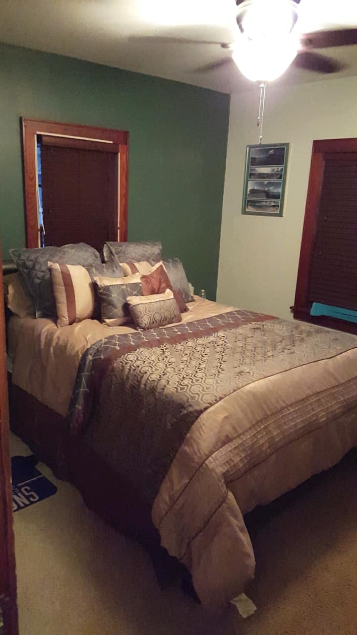 Nice Primary Bedroom! - Evansville, IN