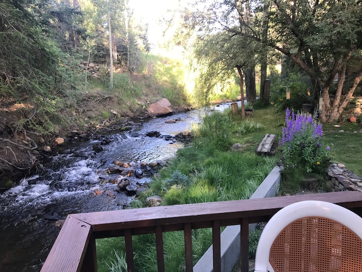 Streamside Dream With Creek Side Hot Tub - Idaho Springs, CO