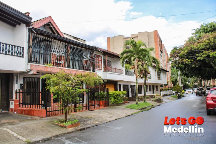 Hermosa Casa Para Grupos A Solo 5 Min De Laureles - Prado