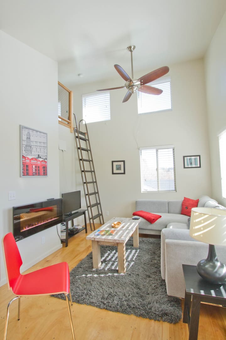 Mountain House One Bedroom Plus Loft Sleeps 4 - Flagstaff