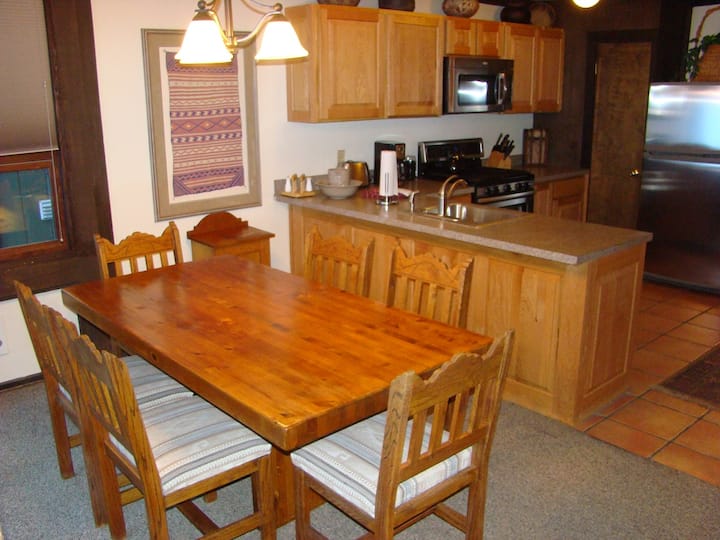 Rio Hondo Condominiums-taos Ski Valley 2bdrm #112 - Taos Ski Valley, NM