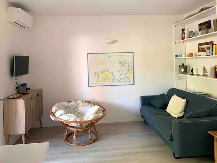 Relaxing Apartment In The Green Near The Sea. - La Maddalena