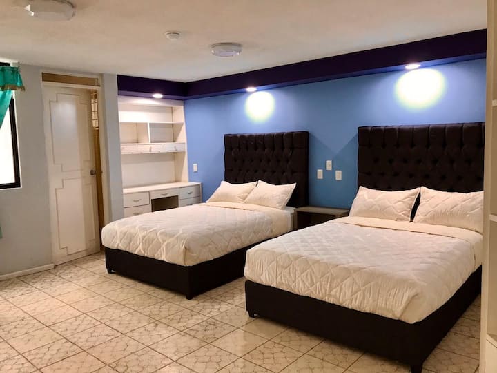 Amplio Apartamento A 10 Minutos De Poliforum. - León, México