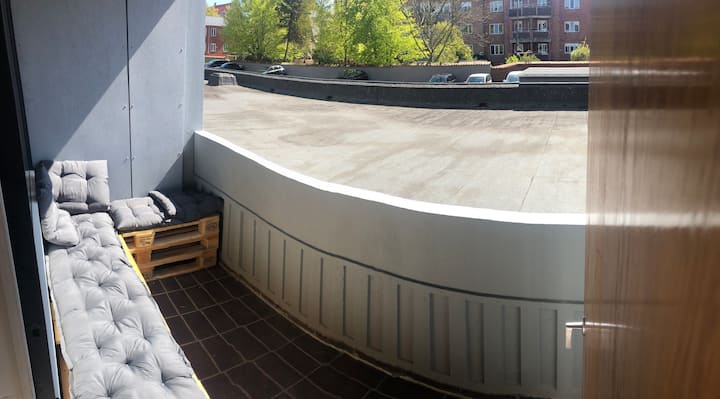 60 Kvm Istandsat 2-vær. Lej. Med Altan Mod Syd. - Esbjerg