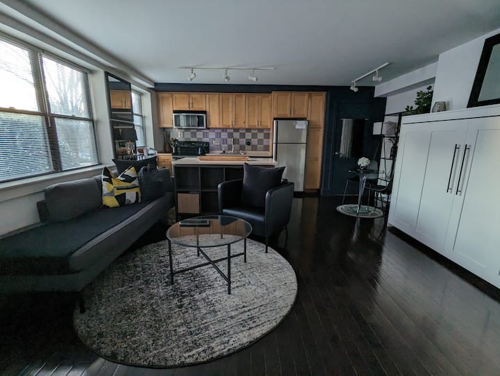 Modern, Bright Studio Near 295 - Washington, DC