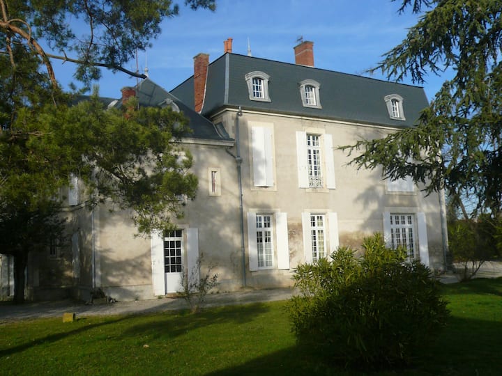 Gite De Charme Avec Piscine 2 Chambres - Bias