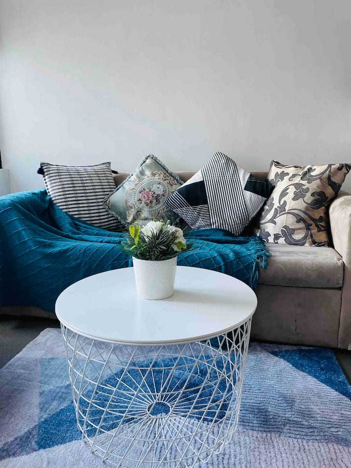 Southern Cross Comfort & Convenient Home - Melbourne