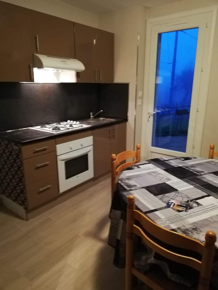 Appartement 2 Pièces Au Calme à La Campagne ! - Pouzauges