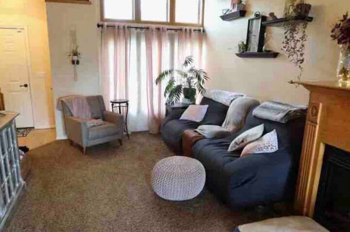 Private Upstairs Bed, Bath, And Beyond! - Idaho Falls, ID