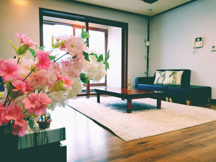 [Woori-house] 3rooms, Free Wifi, Dujeong Hot Place - 쌍용2동