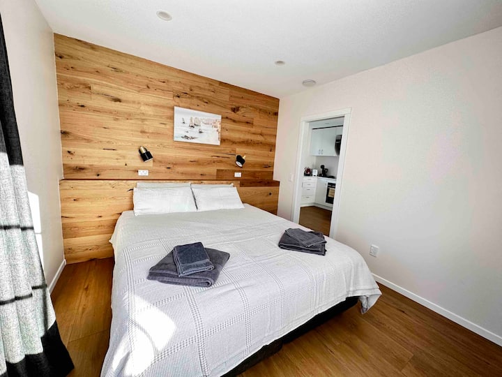 Vox Maris Apartment Kereru -Beachside Tranquility - Richmond