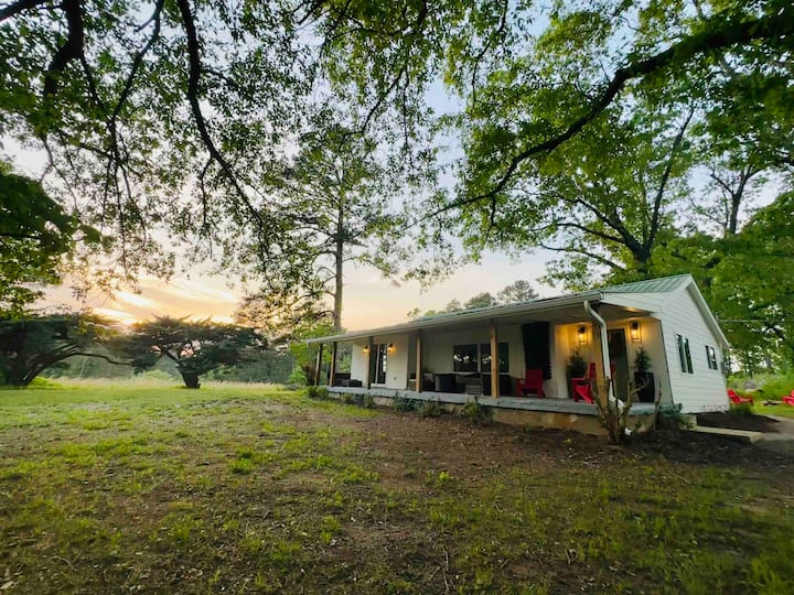 Luxury Cottage W/ Gorgeous Views Near Chattanooga! - Jasper, TN