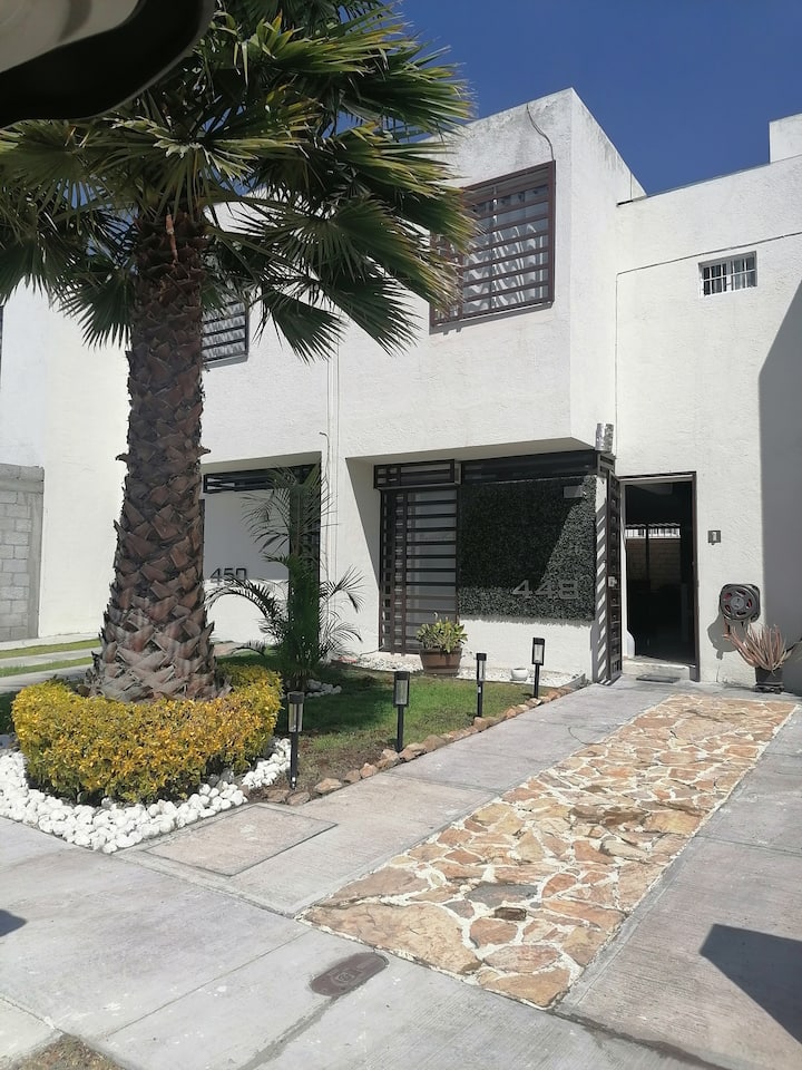 Bella Casa, A 12 Min De Antea, Super Instalaciones - Santiago de Querétaro