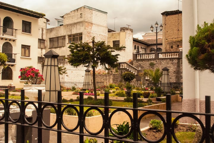 Large Apartment In Quito Historic Center - Quito