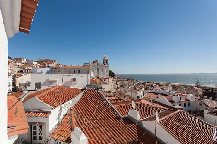 Alfama Avec Une Vue Incroyable Sur Le Fleuve - Alfama