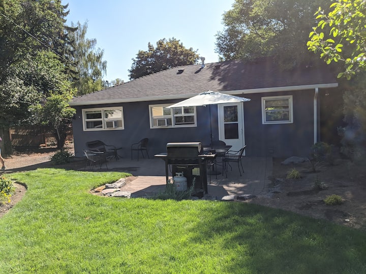 Updated 2BR - Blocks from Downtown! - Bungalows for Rent in Bend ...