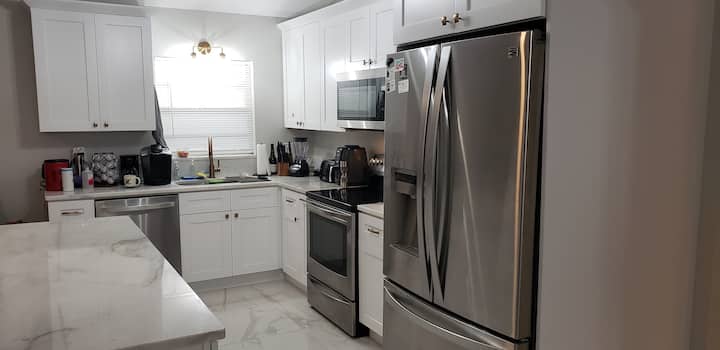 10 Minutes To Beaches, 10 Minutes To Downtown. - San Petersburgo, FL