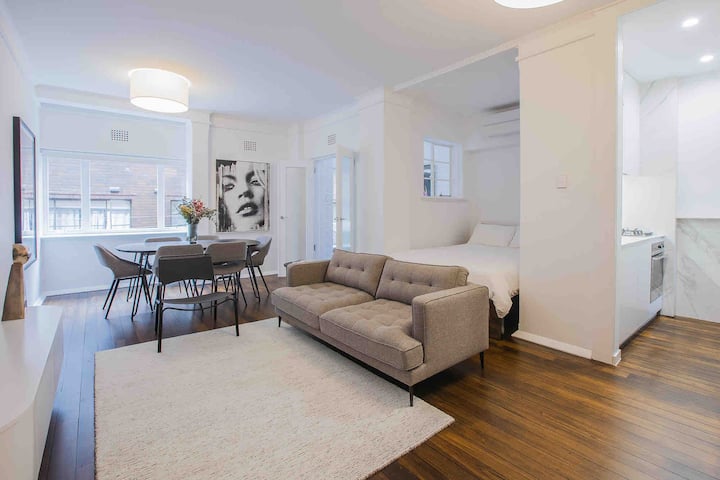Large Modern Art Deco Apt - Walk Everywhere - Bondi Beach
