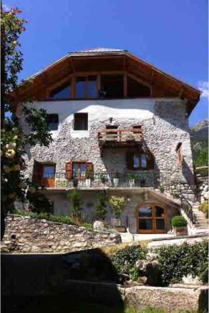 Appart 65m2 Design, Tout Comfort, Jardin Calme - Guillestre