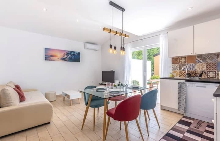 Tinyhouse Gostinjska Kuca + Bazen - Kraljevica
