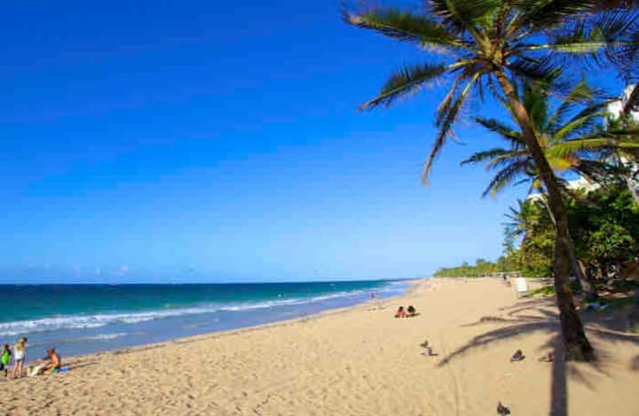 Studio Steps From Beach,pool,parking &Power Backup - Puerto Rico