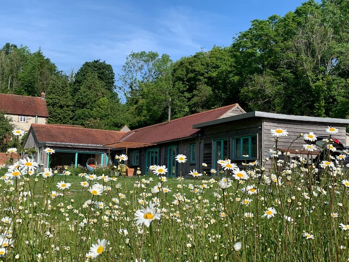 On South Downs Way Goodwood Witterings
Eco House - Petersfield
