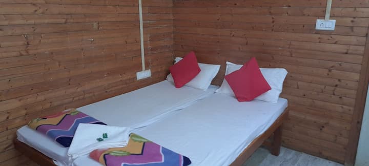The Woods Beach House Budget Double Bed Room - Guhagar