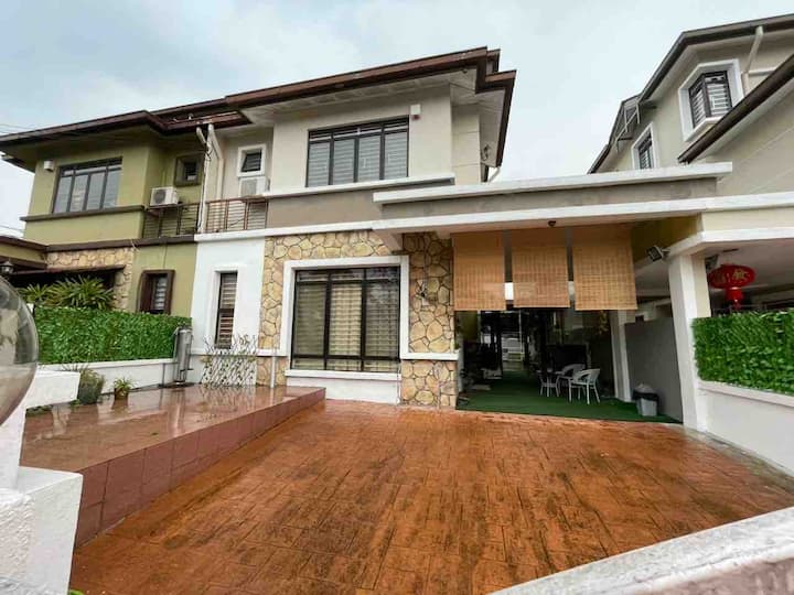 Mutiara Hidden-mountain Landed Stays - Cyberjaya