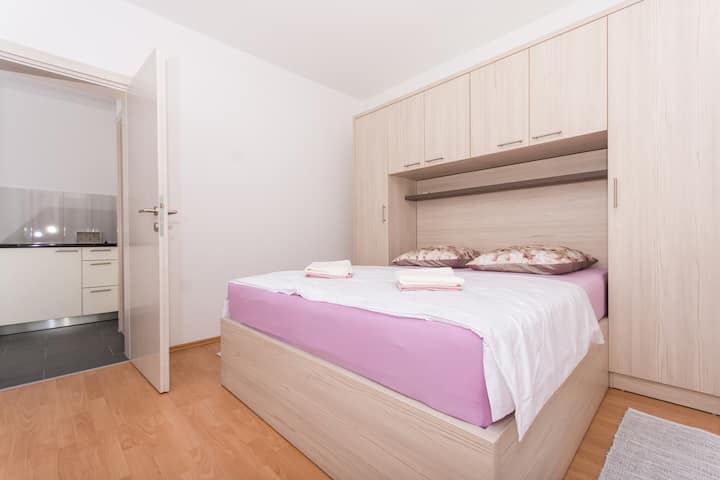 Apartments Helvetia A4 - Omiš