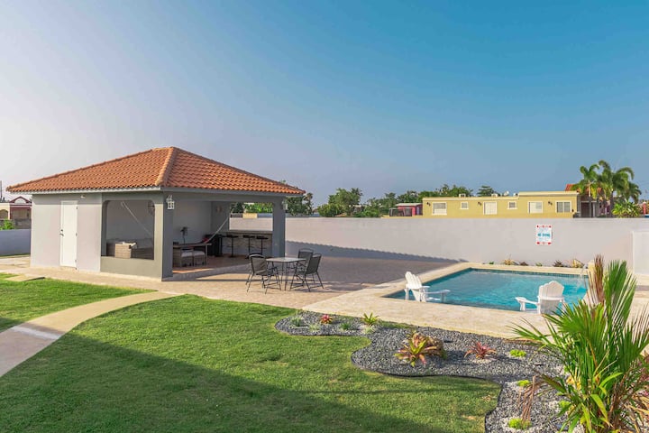 Solar-powered Villa Near Airport & Top Beaches - Aguadilla