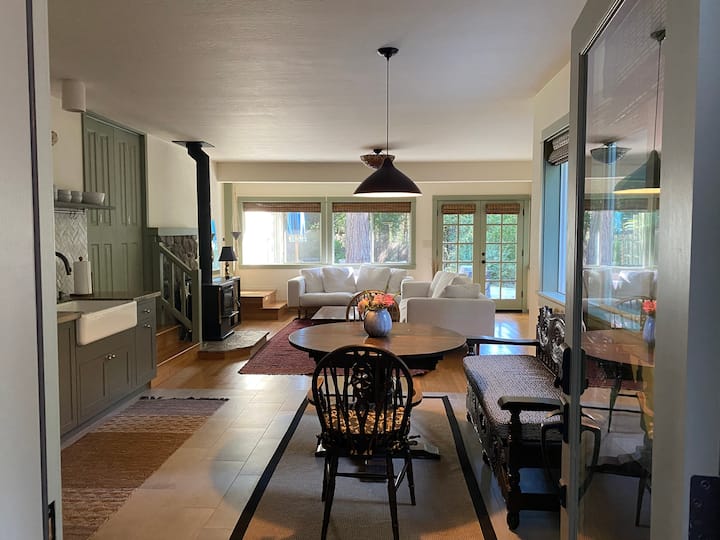 Secret Garden Bungalow - Grass Valley, CA