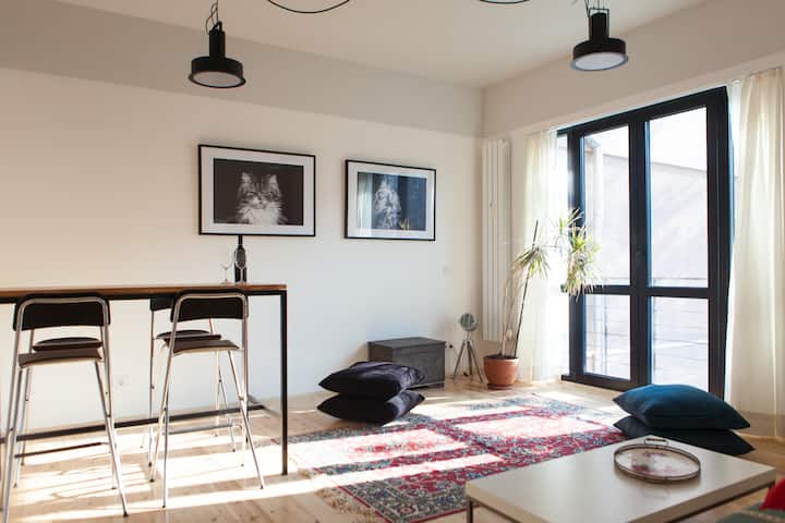 Cozy Downtown Apartment With Modish Chick Touch - Sofia