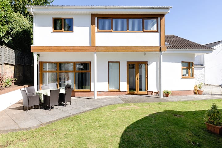 Llandaff, Cardiff - Cardiff