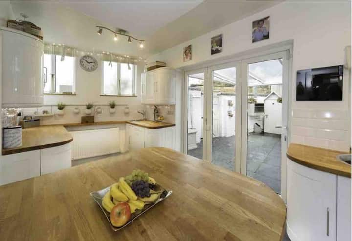 The Cheesehouse-detached, Tettenhall, With Drive. - ウォルヴァーハンプトン