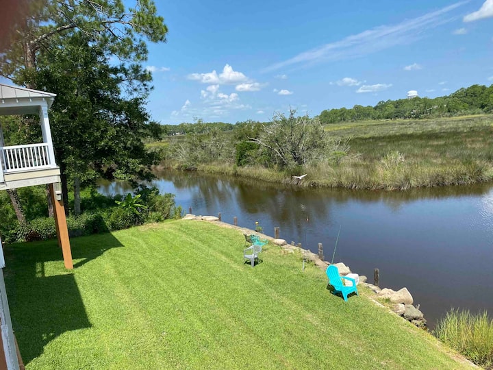 Waterfront 3 Bedroom 1 Bath 2231 E Simmon Bayou - Ocean Springs, MS