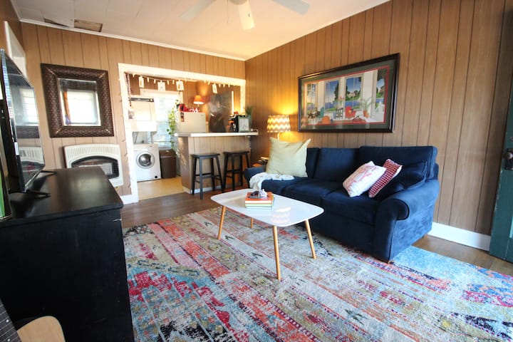 S Montgomery Bungalow (Perfect Starkvegas Locale) - Starkville, MS