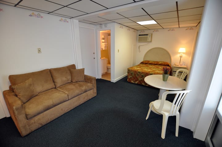 Riviera Resort & Suites - A - Hotel Room - Wildwood, NJ