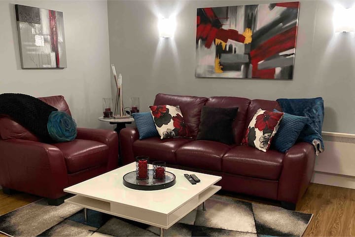 Executive 2 Bedroom/priv Deck Overlooking Water, - Moncton