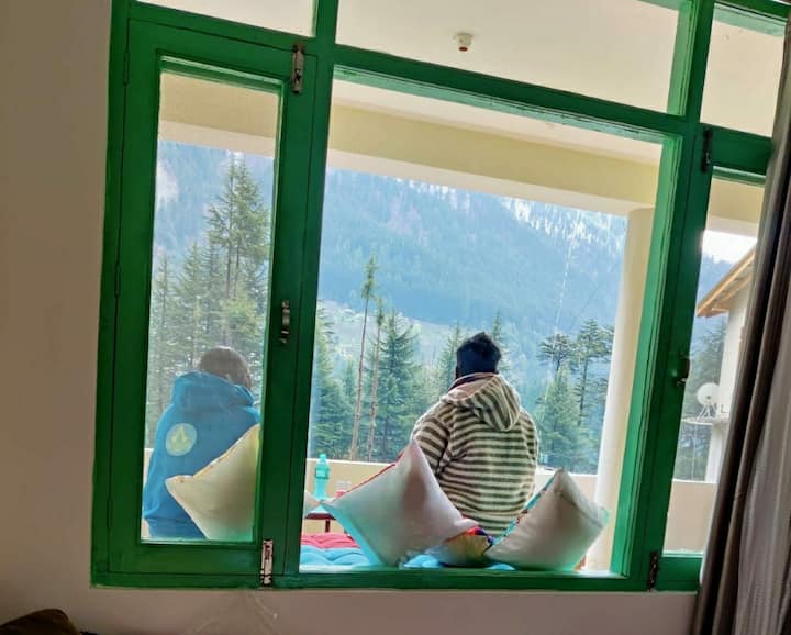 Safar Manali-no Children Allowed - Manali
