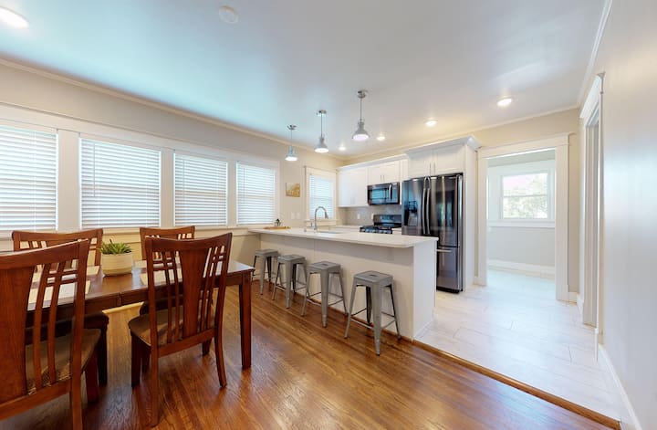 Derby City Luxury Home: Best Location/walk To All - Louisville, KY