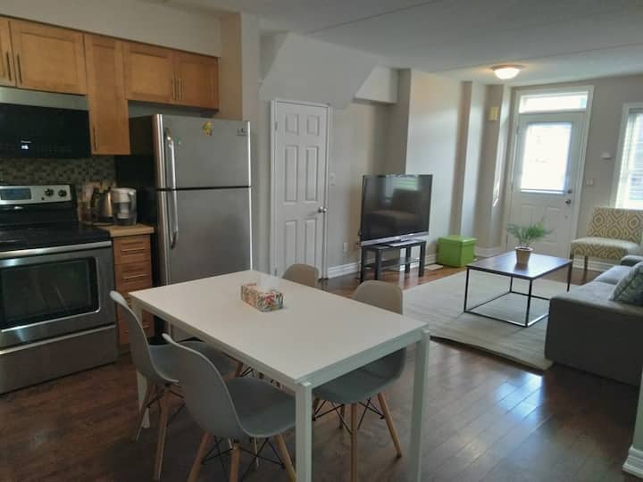 Milton Townhouse - Milton