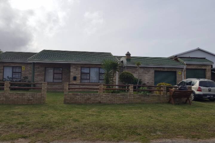 Home Away From Home ( Mi Casa Su Casa) - Saint Francis Bay
